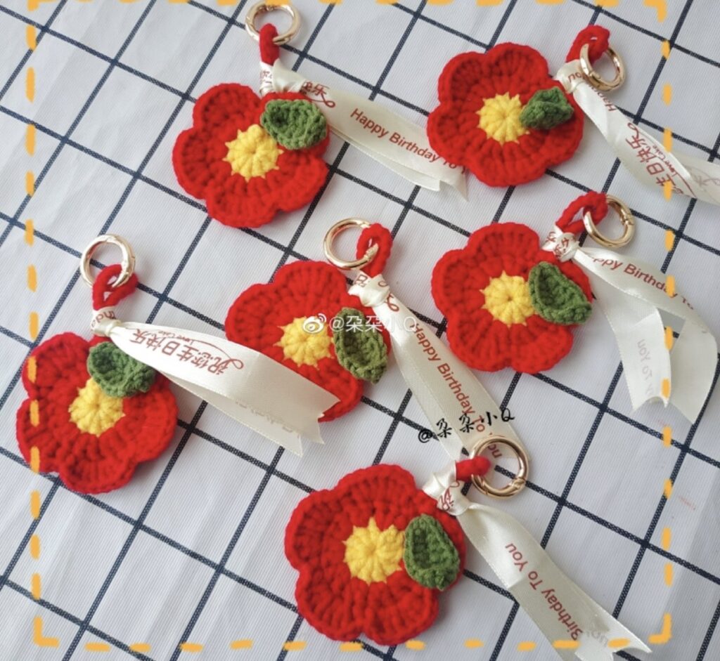 FLOWER KEYCHAIN FREE CROCHET